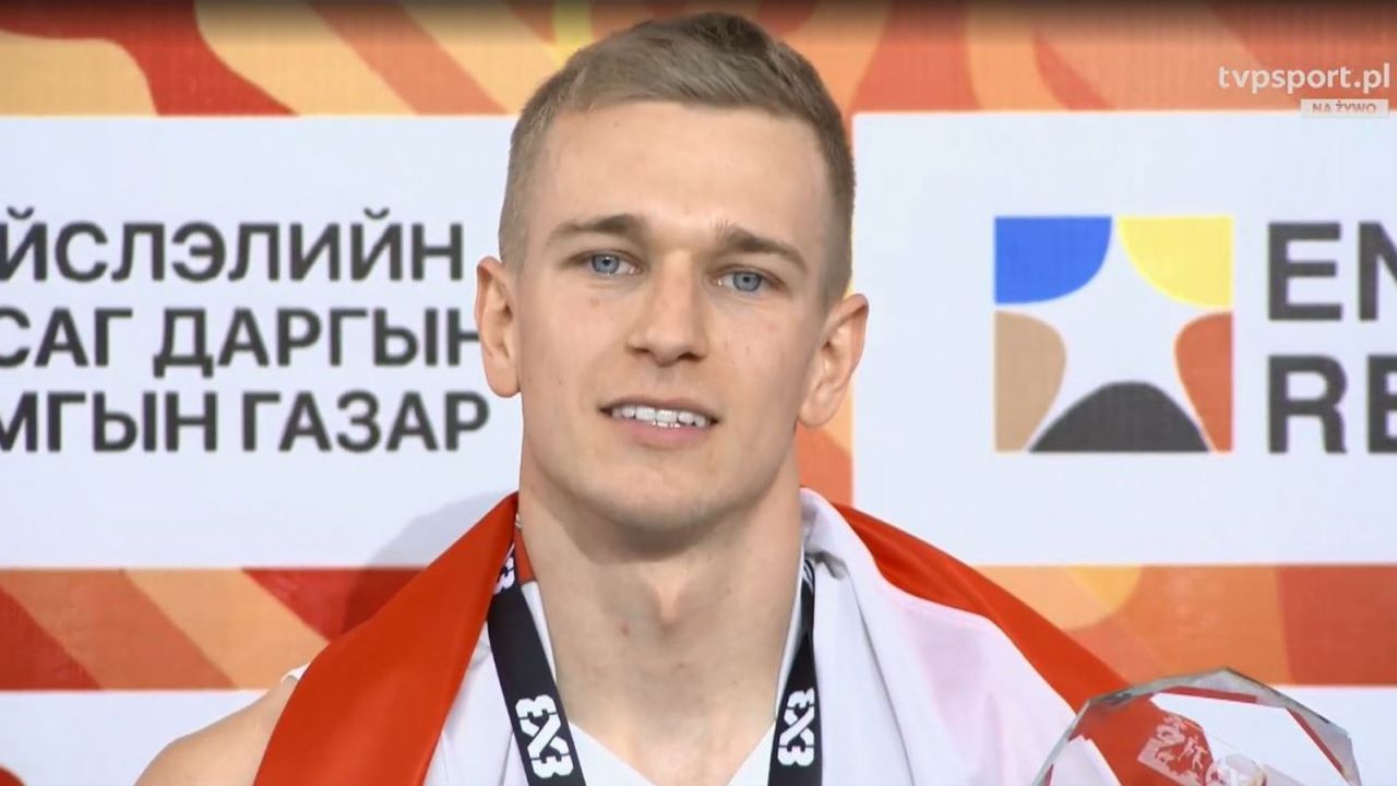 Piotr "Grabo" Grabowski wygrał konkurs wsadów na MŚ w koszykówce 3x3 ...