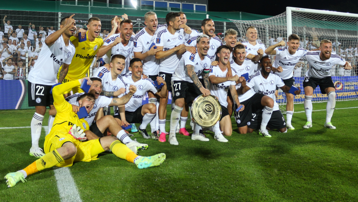 Trener Legii Warszawa Kosta Runjaic o transferze piłkarza | TVP SPORT