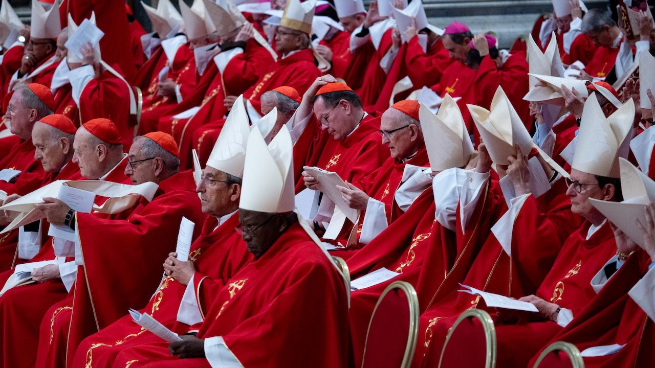 Konklawe 2025. Jak wybiera się papieża? Kiedy jest konklawe? Ile trwa ...