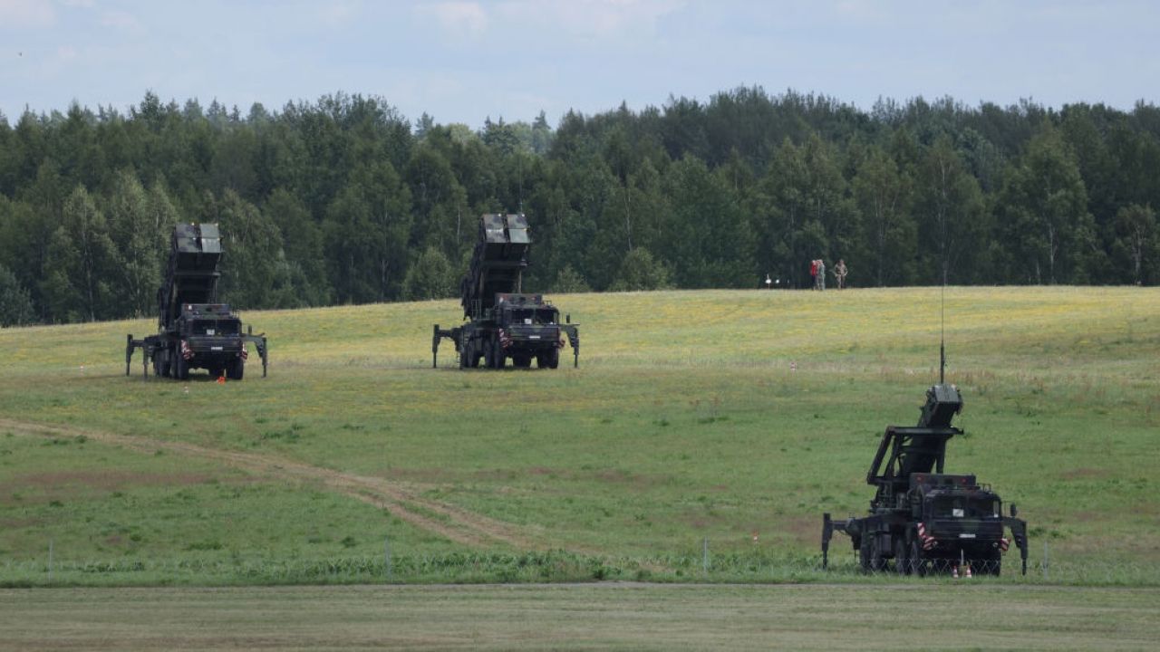 Switzerland joins air defense program