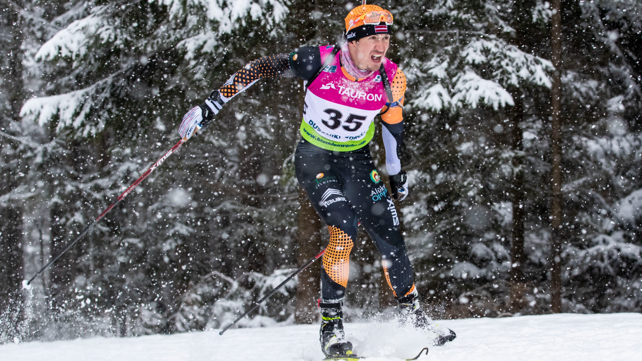 BIathlon. MŚ Oberhof: Łotewski biathlonista Andrejs Rastorgujevs wypada ...