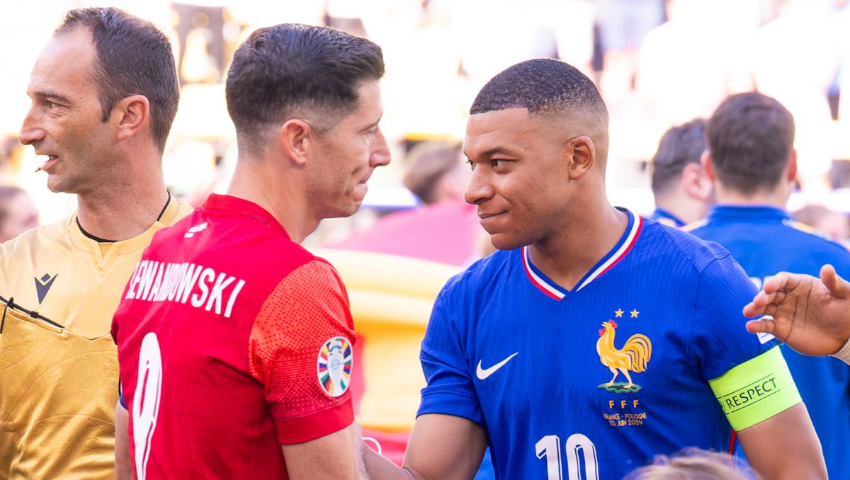 Kylian Mbappe skuteczniejszy niż Robert Lewandowski... w jego wieku ...