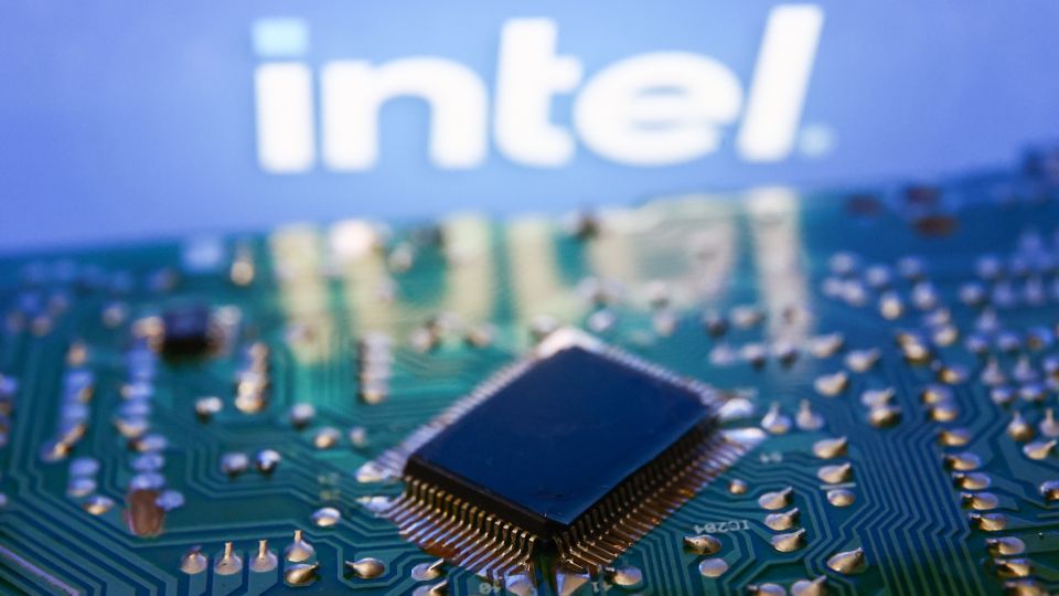 Intel suspends construction of huge factory in Poland