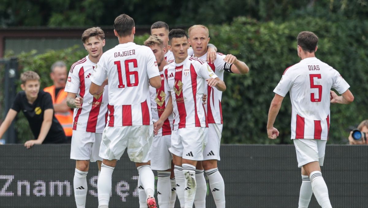 Betclic 2 Liga. Pogoń Grodzisk Mazowiecki pokonała Wieczystą Kraków w meczu na szczycie | TVP SPORT