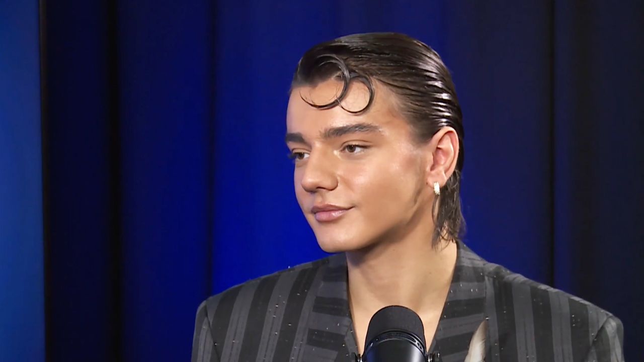 Piotr Koprowski, model i influencer o romskich korzeniach, w rozmowie ...