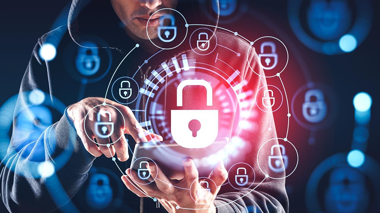 Hackerzy chcieli pół miliona dolarów okupu | TVP INFO