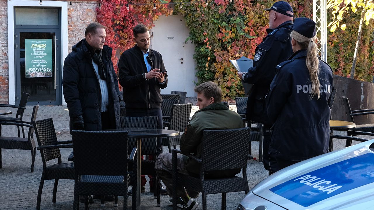 Polskie seriale w TVP VOD. Co obejrzeć online? „Ranczo", „Rodzinka.pl ...