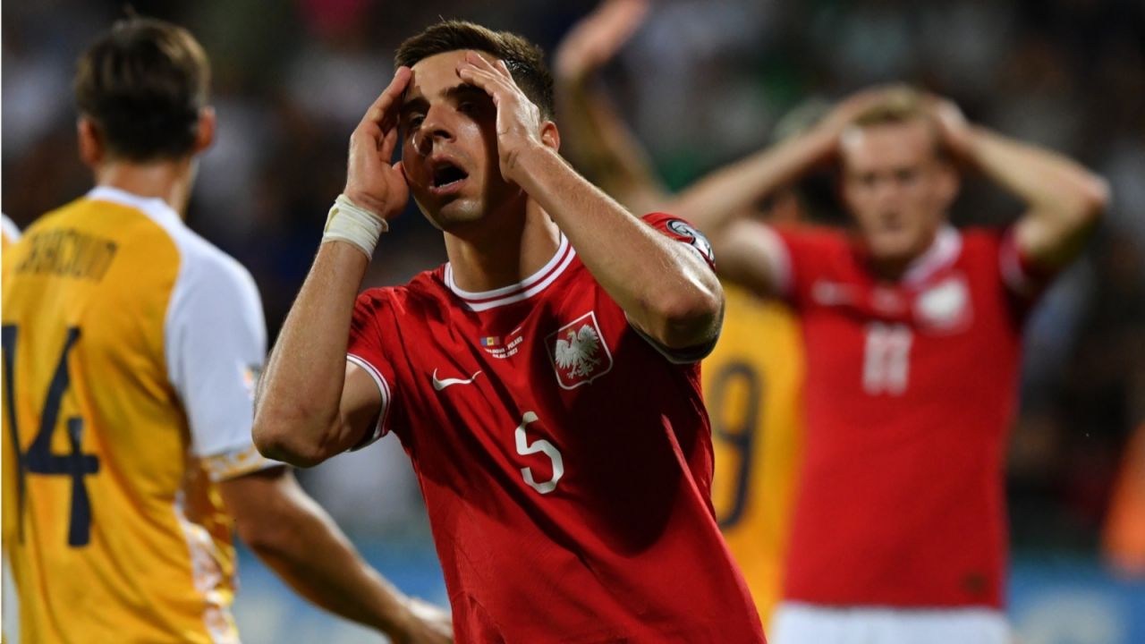 El. Euro 2024. Kompromitujący występ reprezentacji Polski. Biało-czerwoni przegrali z Mołdawią 2 ...
