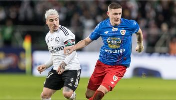 Nowy szkoleniowiec Cracovii musiał rzucić piłkę po makabrycznej kontuzji kostki | TVP SPORT