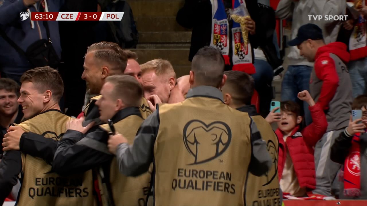 Piłka nożna. Reprezentacja Polski. El. EURO 2024. Czechy – Polska. Trzeci gol Czechów [WIDEO ...