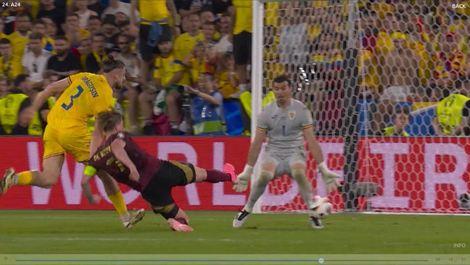 UEFA udostępniła analizę decyzji arbitrów Euro 2024. Szymon Marciniak ...