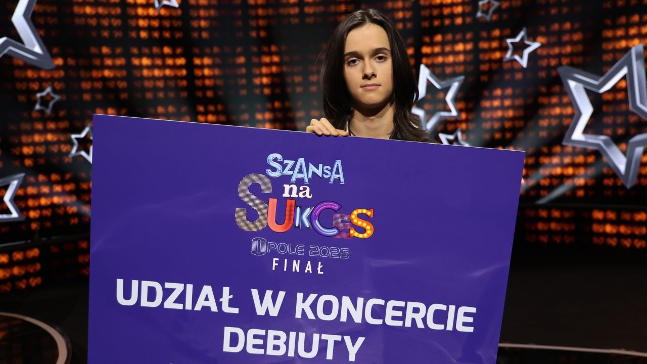 „Szansa na sukces”. Zwycięzca programu Stanisław Kukulski zaśpiewa na festiwalu w Opolu | TVP INFO