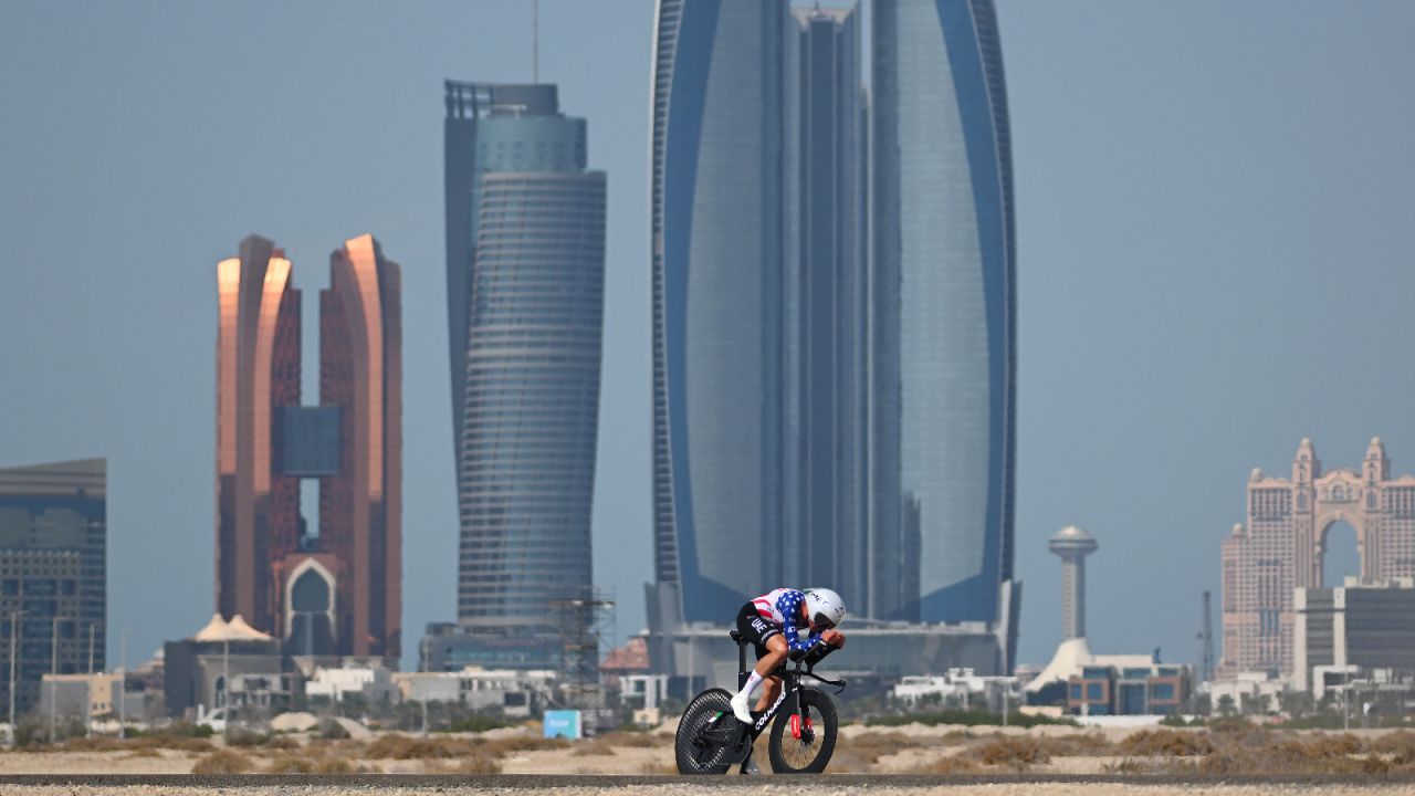 UAE Tour: Amerykanin wygrał jazdę na czas i został liderem | TVP SPORT
