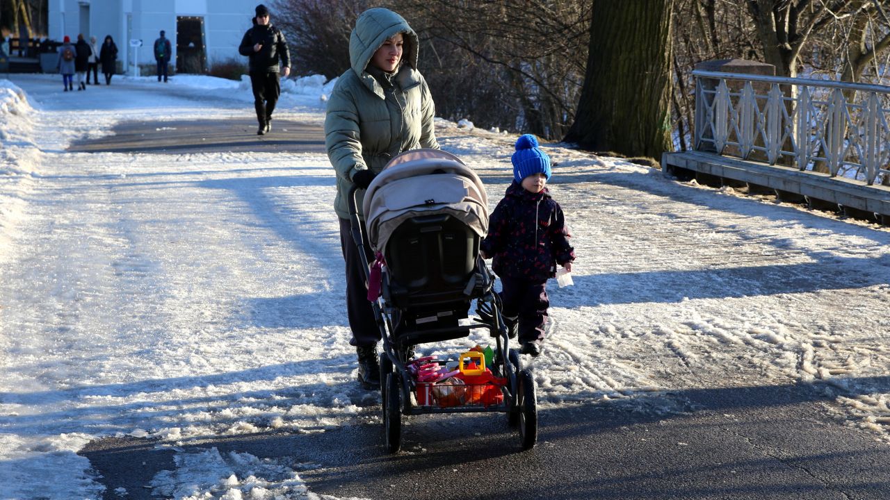 Polish birth rate ‘hits record low,’ new data shows