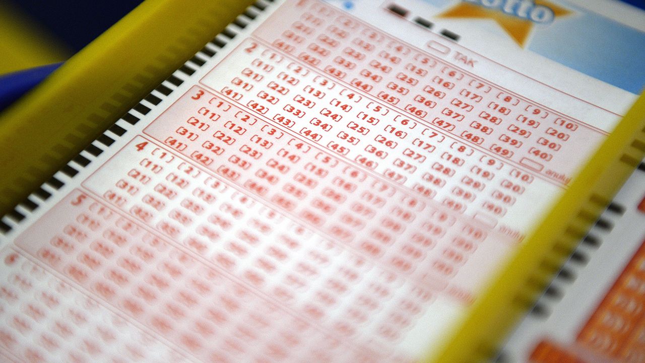 Wyniki Lotto w poniedziałek 17.11.2025. Losowania Lotto, Multi Multi ...